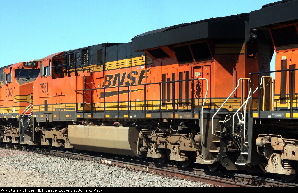 BNSF 7561